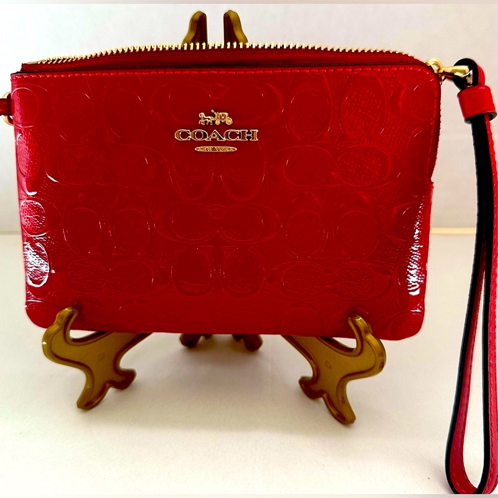 Coach Signature Embossed Red Patent Leather Corner Zi… - Gem